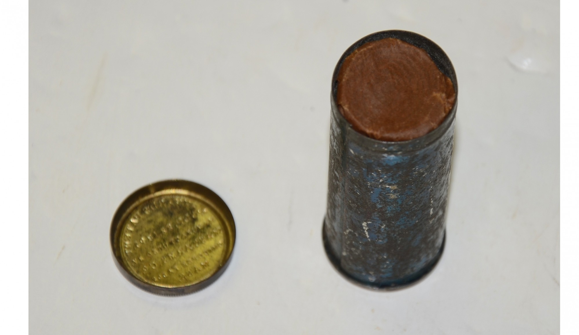 RARE, MAKER-MARKED CYLINDRICAL TIN OF MAYNARD PRIMERS — Horse Soldier