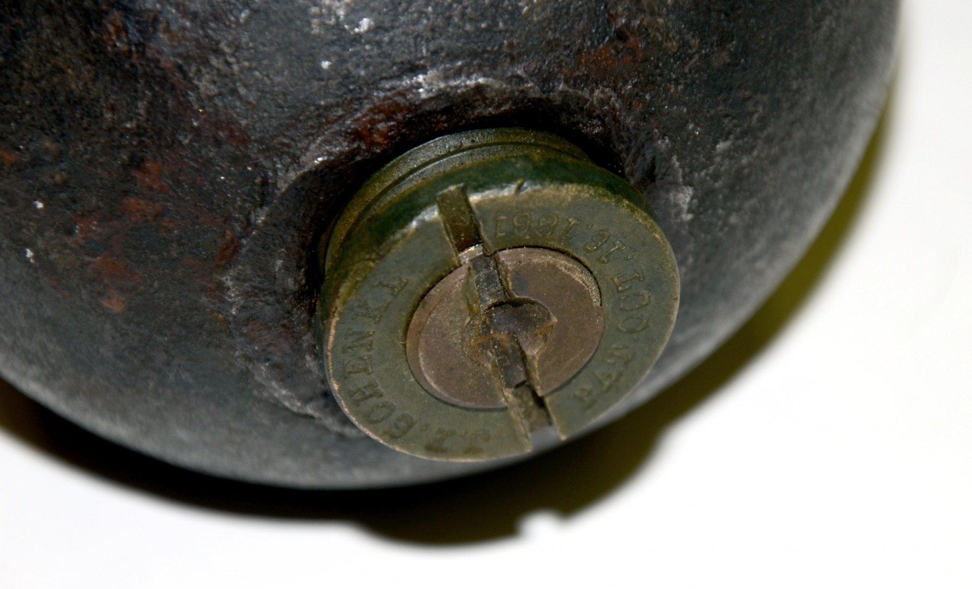 US 4.2 INCH 30 POUNDER SCHENKL SHELL RECOVERED NEAR THE RAILROAD ...