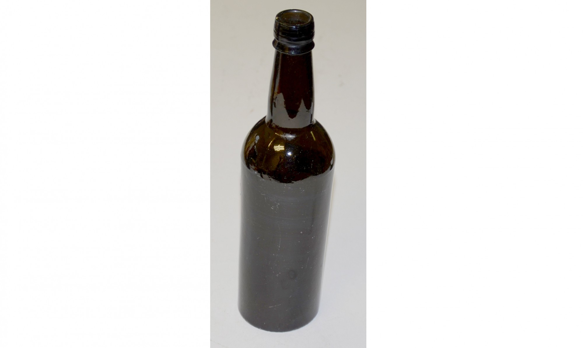CIVIL WAR ERA BEER / ALE BOTTLE, CIRCA 1850 - 1870 — Horse Soldier