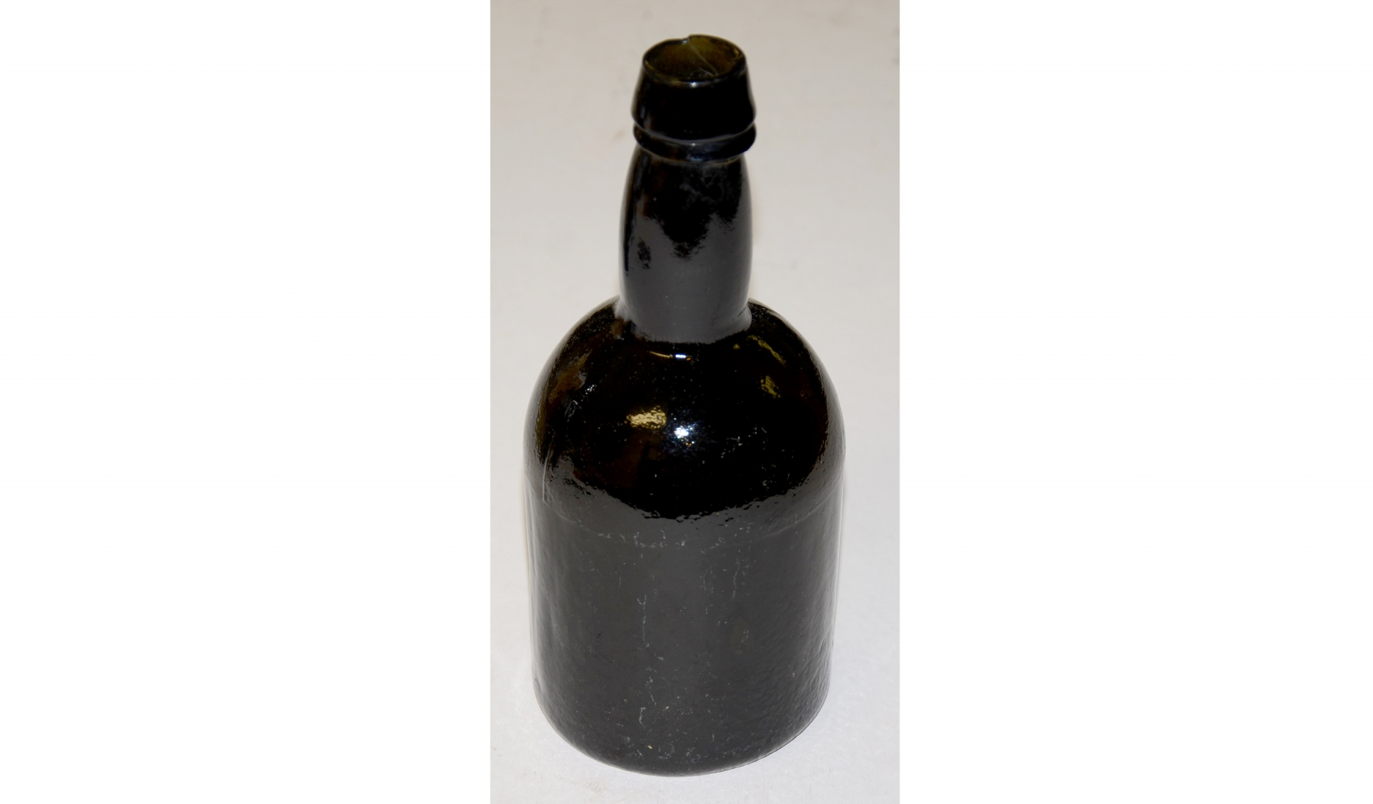 CIVIL WAR ERA BEER / ALE BOTTLE, CIRCA 1850 - 1870 — Horse Soldier