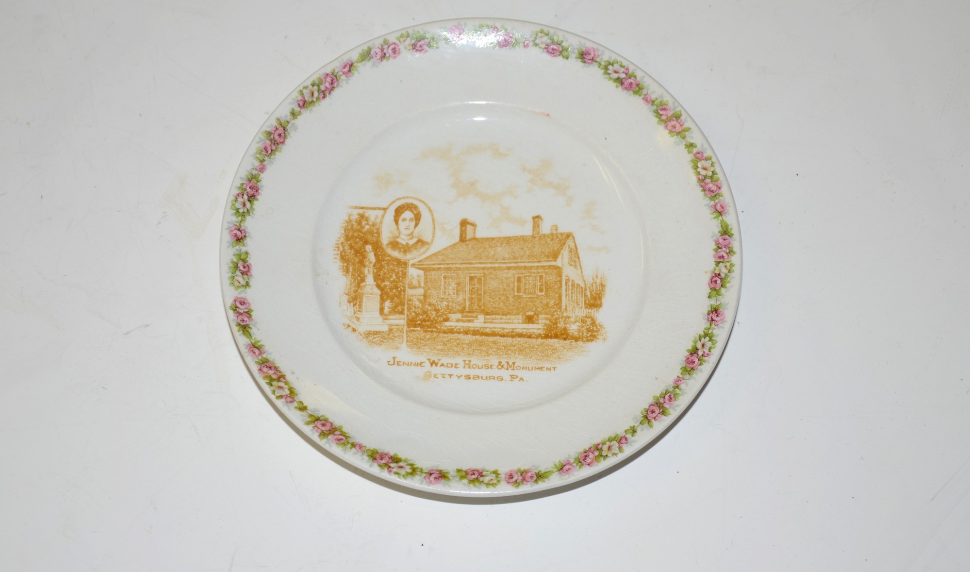JENNIE WADE HOUSE SOUVENIR PLATE — Horse Soldier