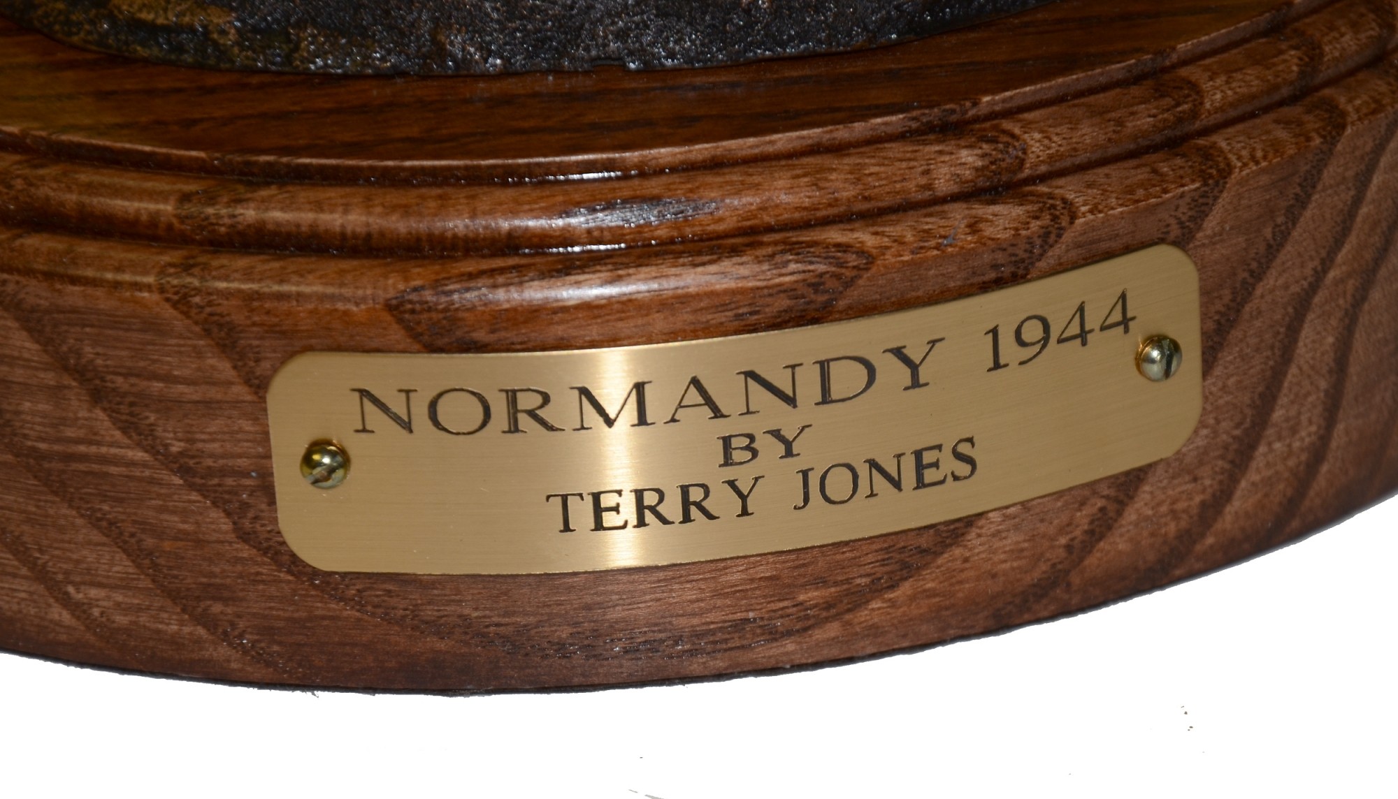“NORMANDY 1944” SCULPTURE BY TERRY JONES — Horse Soldier