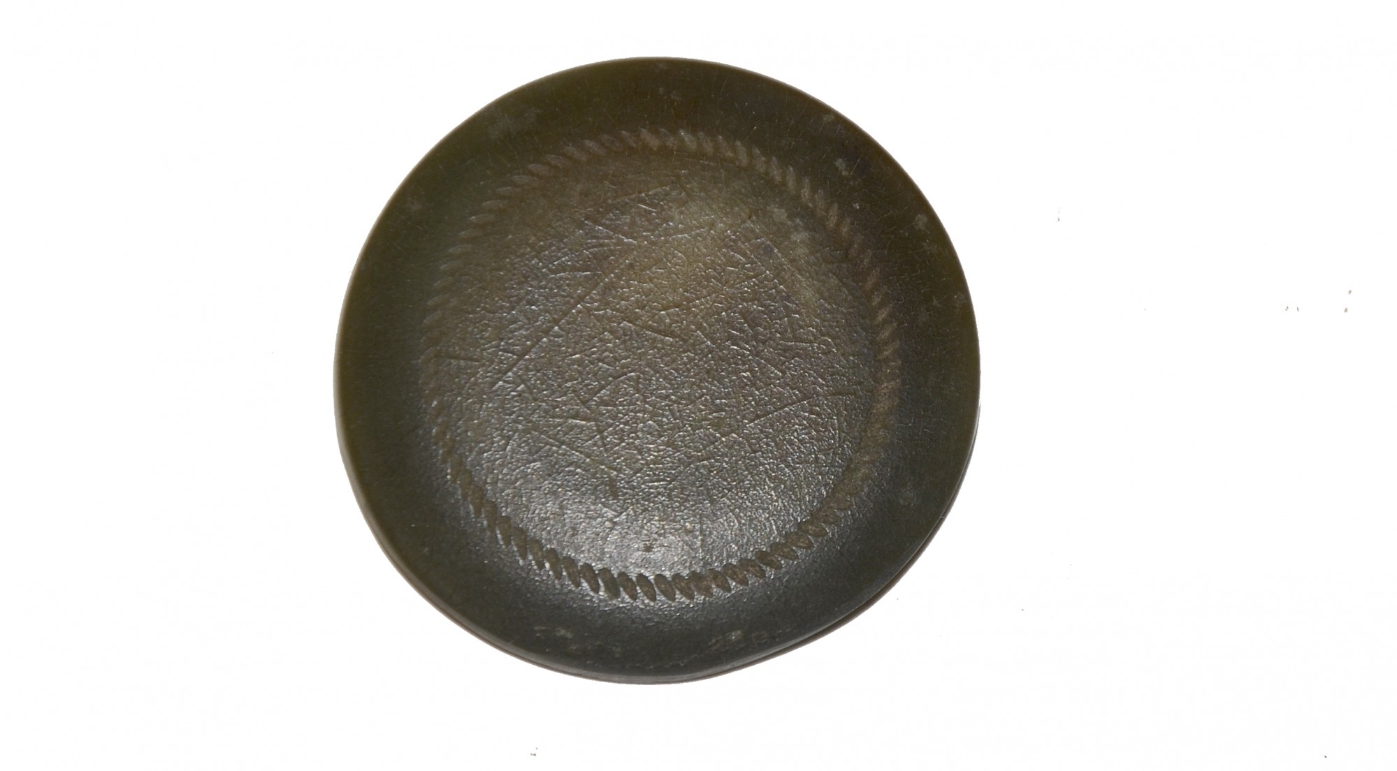 LARGE COLONIAL BONE BUTTON, CIRCA 1760 — Horse Soldier
