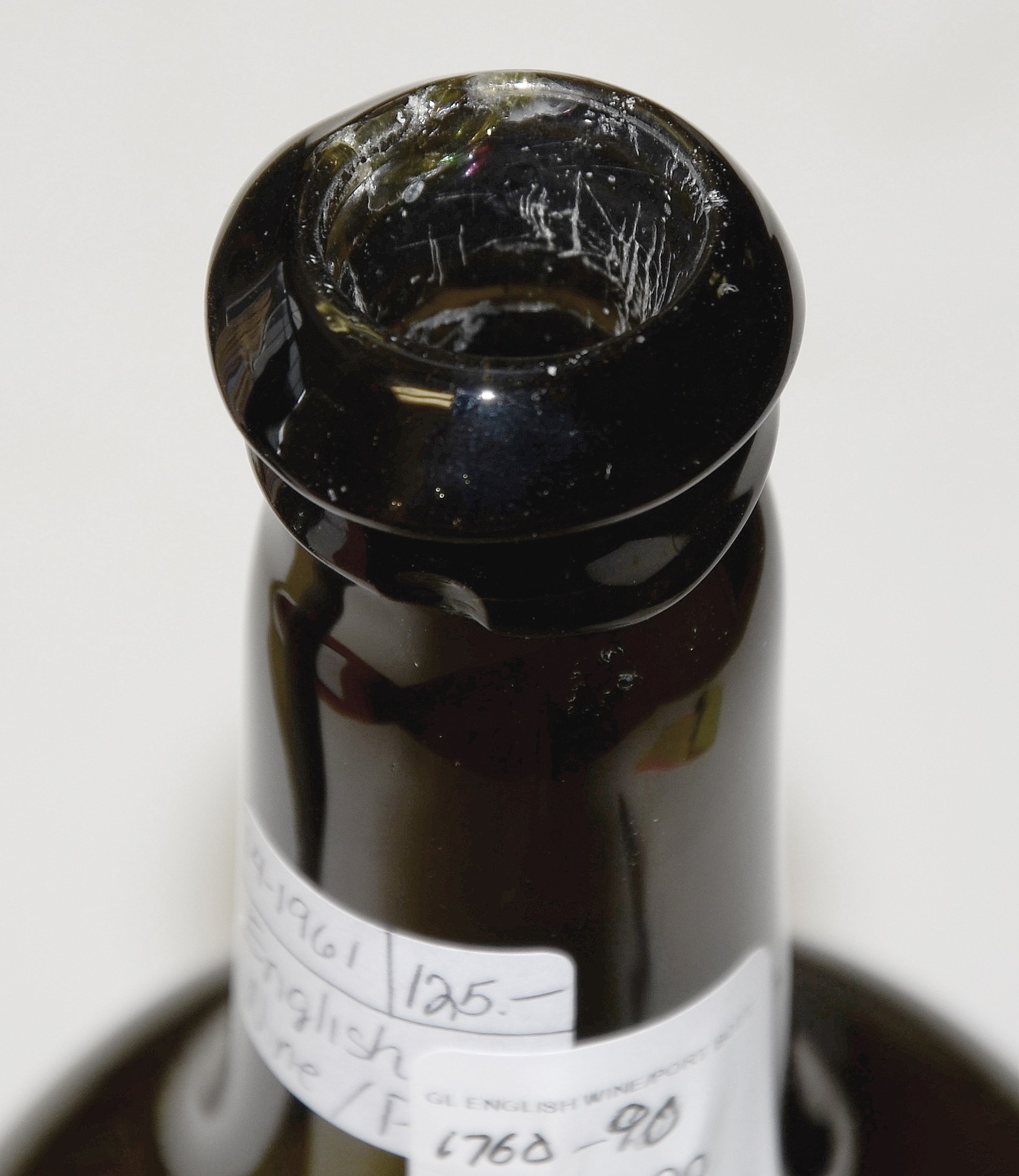 1760-90 ENGLISH WINE/PORT BOTTLE, VF+ CONDITION — Horse Soldier