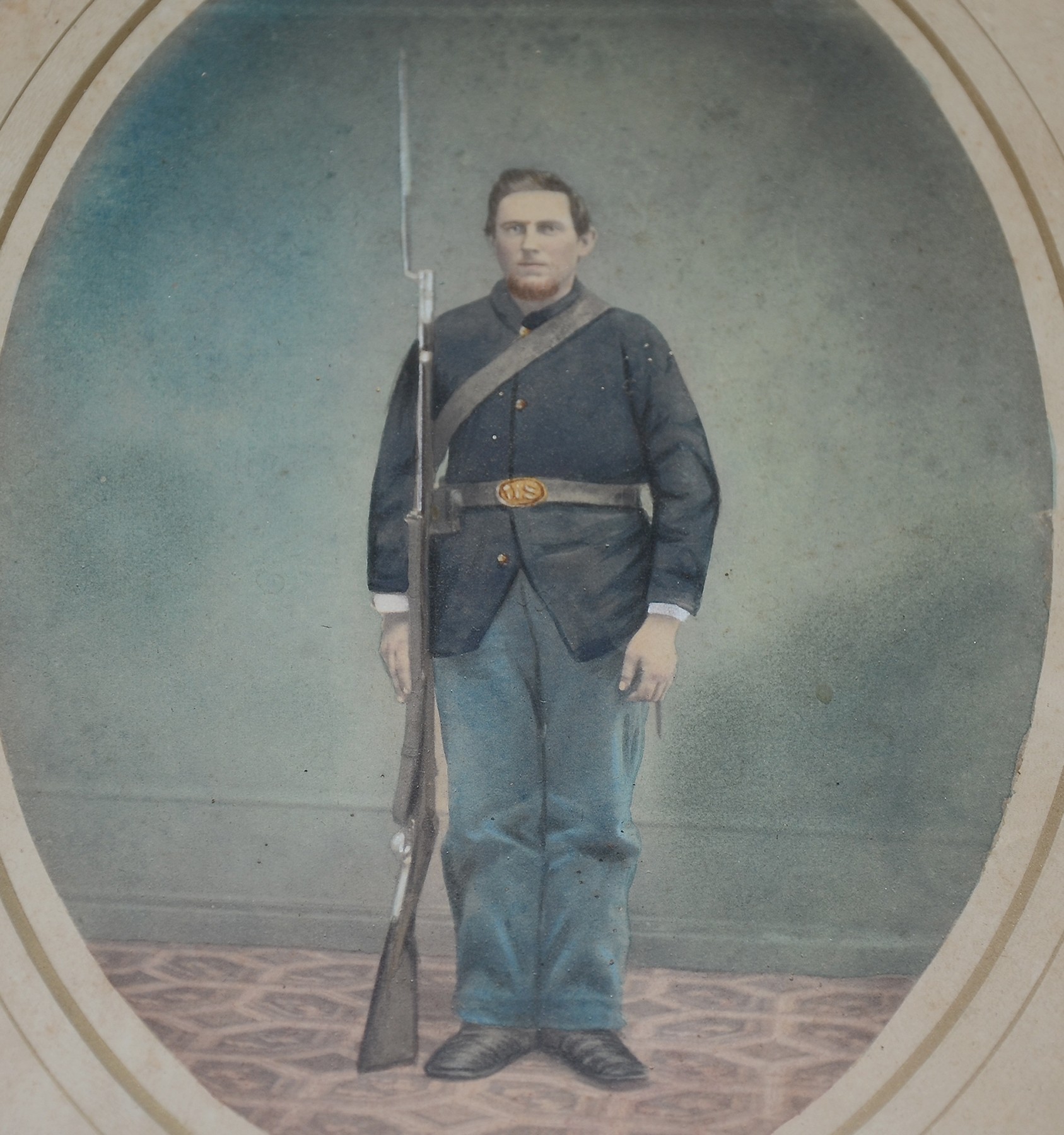 OVAL FRAMED & TINTED ALBUMEN PHOTO OF ARMED 51ST PENNSYLVANIA SOLDIER ...