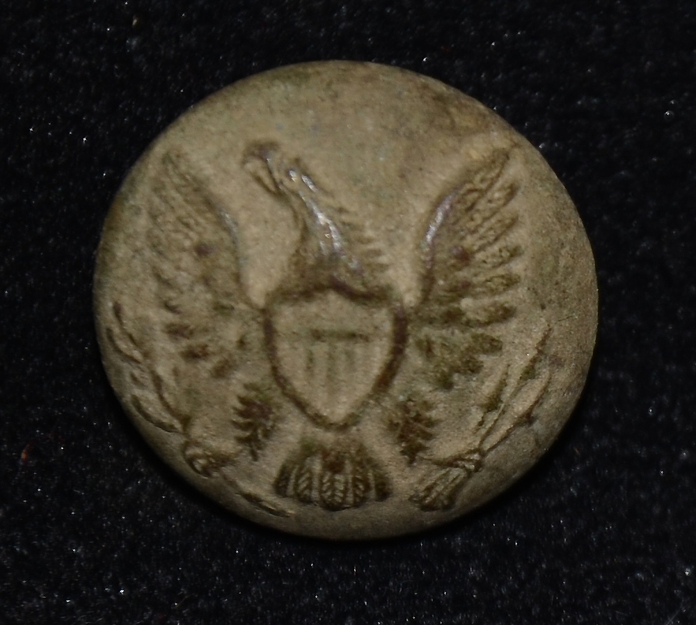 US ENLISTEDMAN’S GENERAL SERVICE EAGLE JACKET BUTTON RECOVERED ON OAK ...