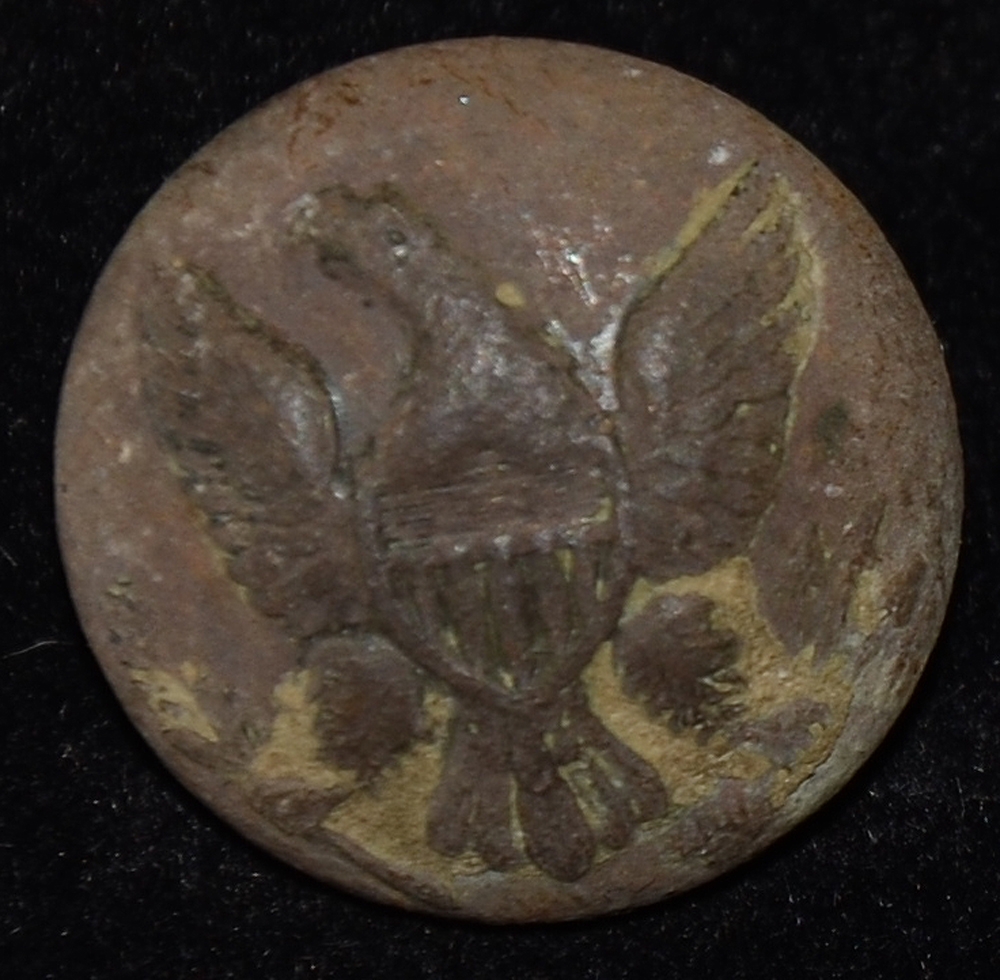 US ENLISTEDMAN’S GENERAL SERVICE EAGLE JACKET BUTTON RECOVERED AT THE ...