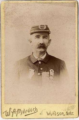 GAR CABINET PHOTO OF MEMBER OF BERDAN'S SHARPSHOOTERS — Horse Soldier