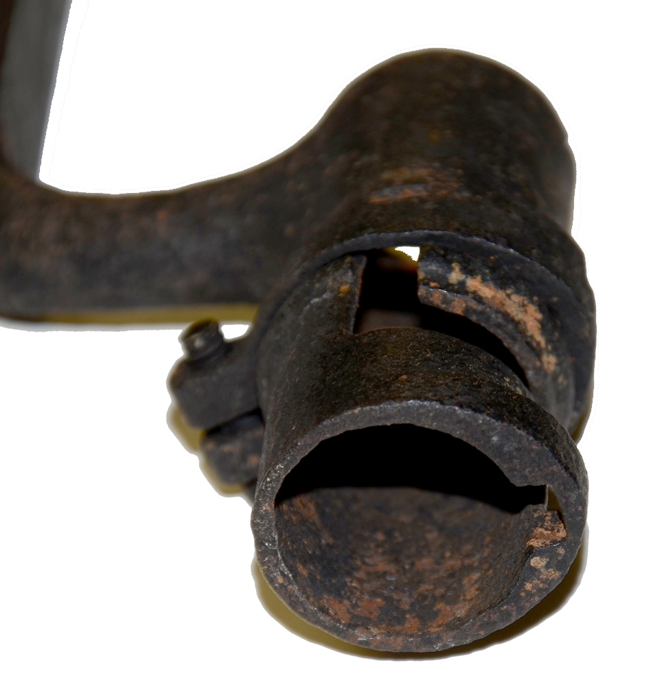 SCARCE NON-DUG CONFEDERATE “THREE-SQUARE” .69 CALIBER BAYONET — Horse ...