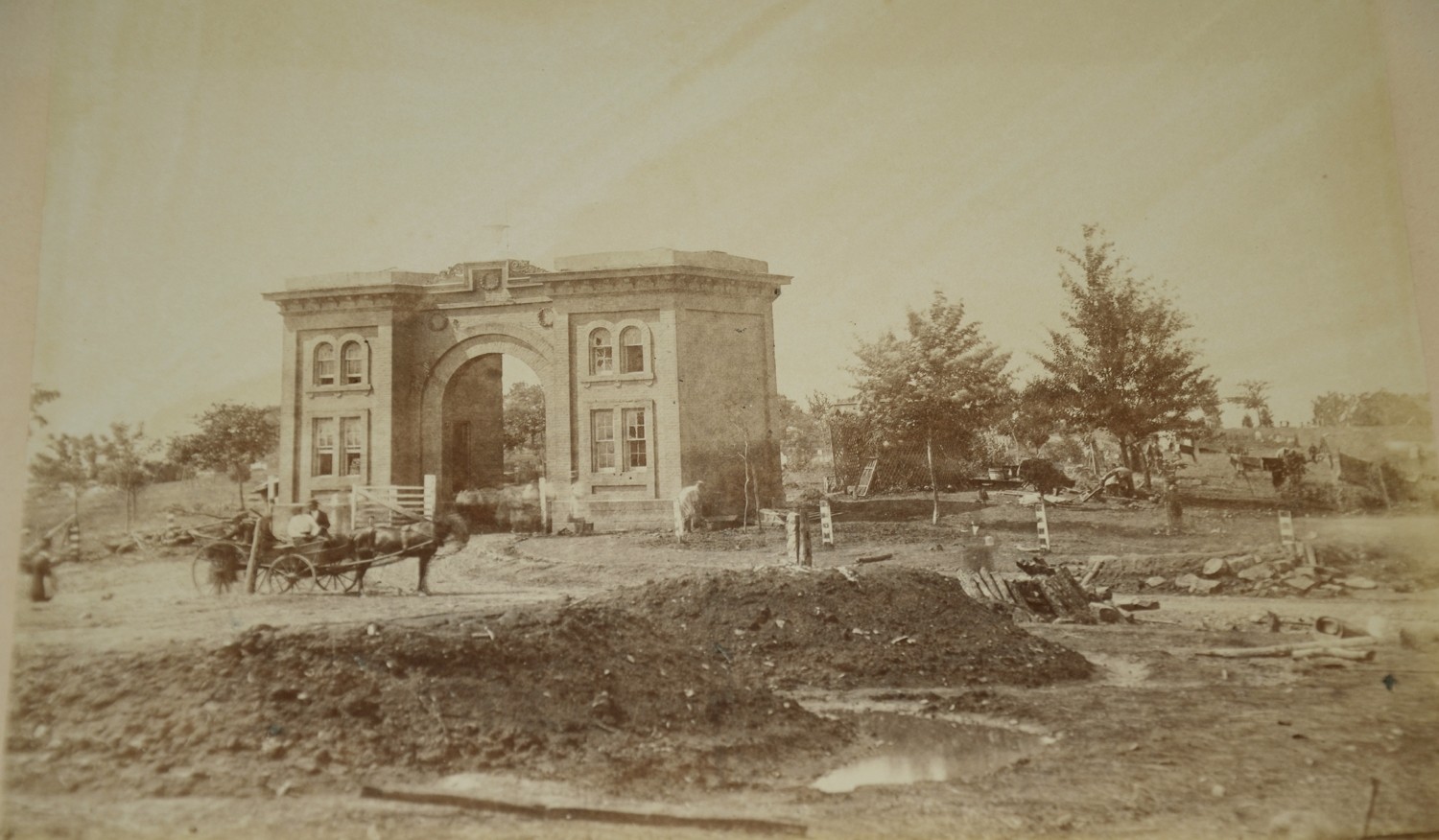 ALEXANDER GARDNER LARGE FORMAT ALBUMEN PHOTO OF THE GATEHOUSE ON ...