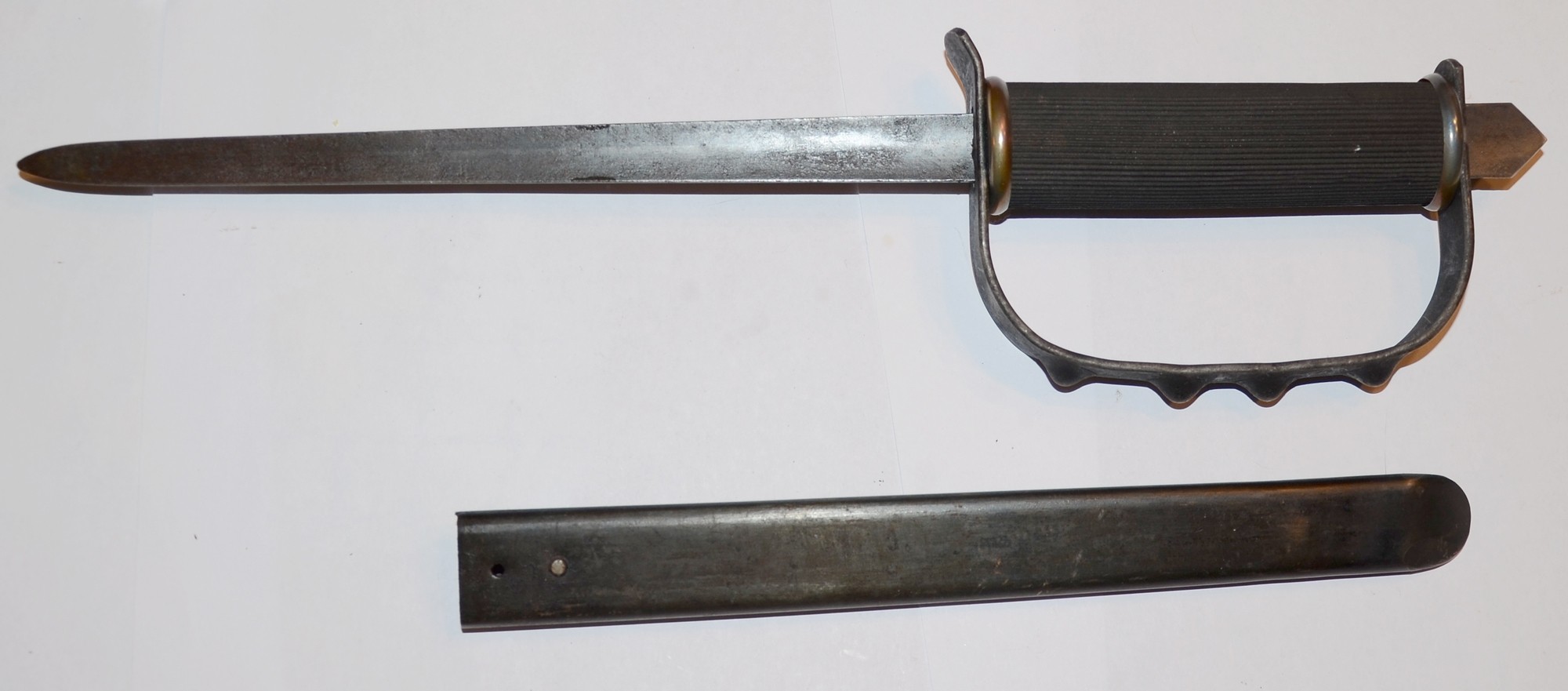 WORLD WAR TWO OSS KNUCKLE KNIFE — Horse Soldier