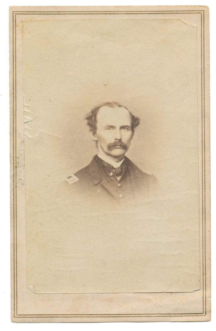 BUST VIEW CDV OF 2ND RHODE ISLAND CAVALRY CAPTAIN — Horse Soldier