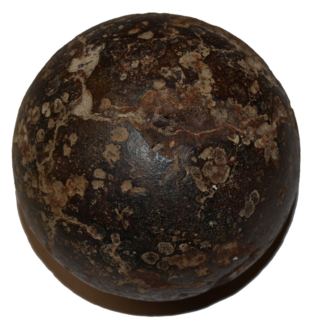 US/CS 4.52 INCH 12 POUND SPHERICAL SHOT WITH IMPACT CRACKS, RECOVERED ...