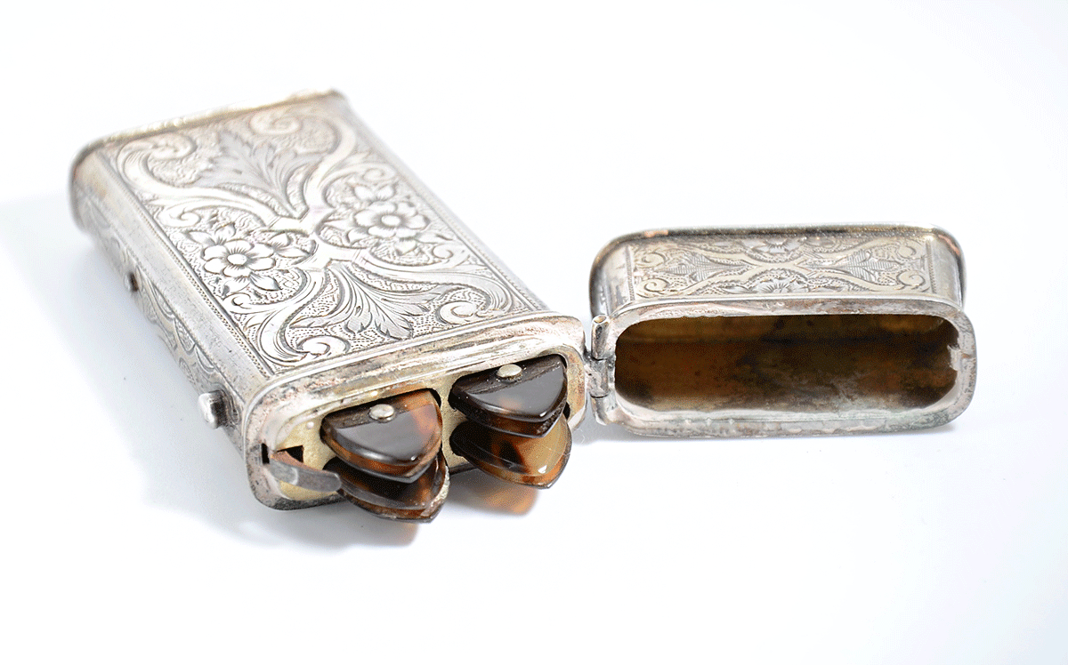 LONDON MADE SILVER CASE WITH FOUR FLEAMS — Horse Soldier