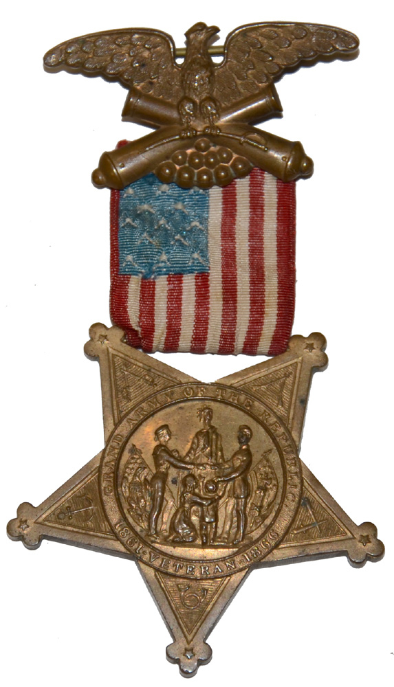 GAR MEMBERSHIP BADGE FROM THE MOLLUS MUSEUM — Horse Soldier