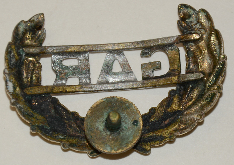 SCREW BACK GAR HAT INSIGNIA — Horse Soldier