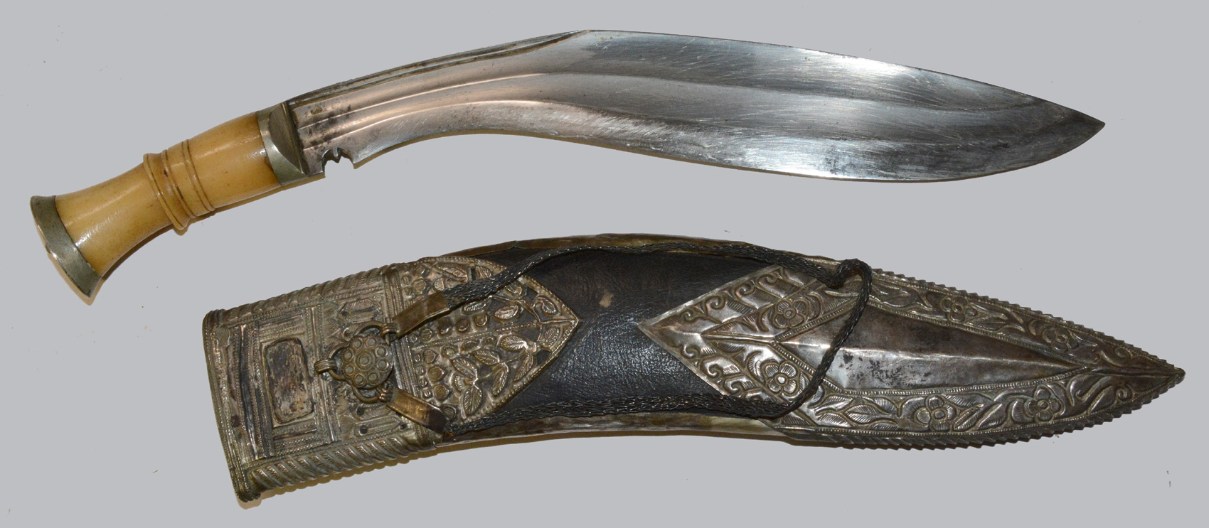 NEPALESE KUKRI KNIFE — Horse Soldier