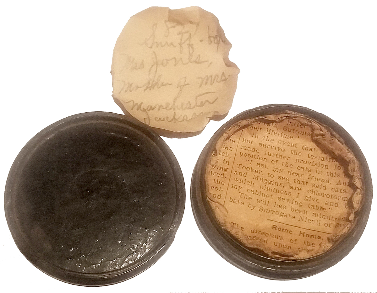 19th CENTURY PAPER MACHE SNUFF BOX — Horse Soldier