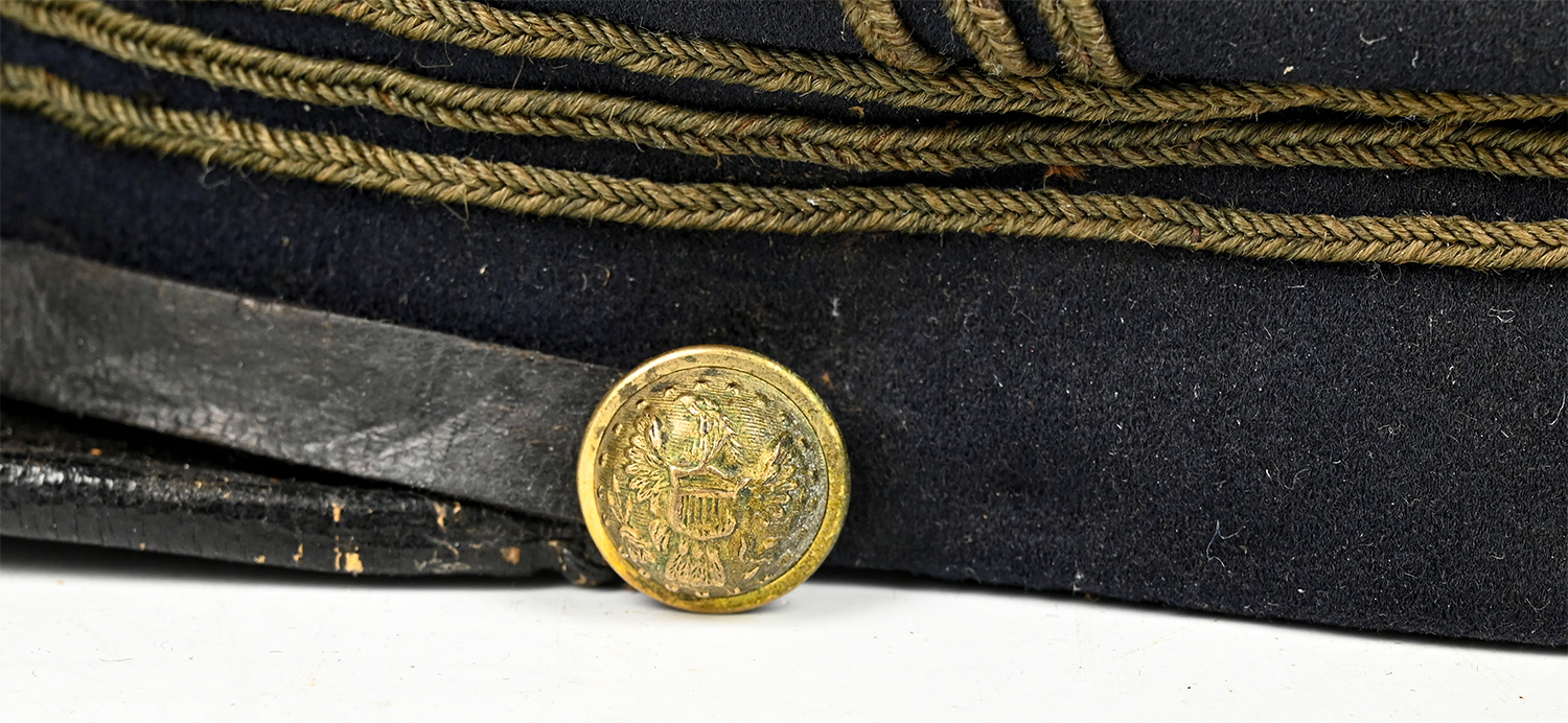 CIVIL WAR MAJOR’S CHASSEUR CAP WITH ORIGINAL U.S. STAFF WREATH — Horse ...