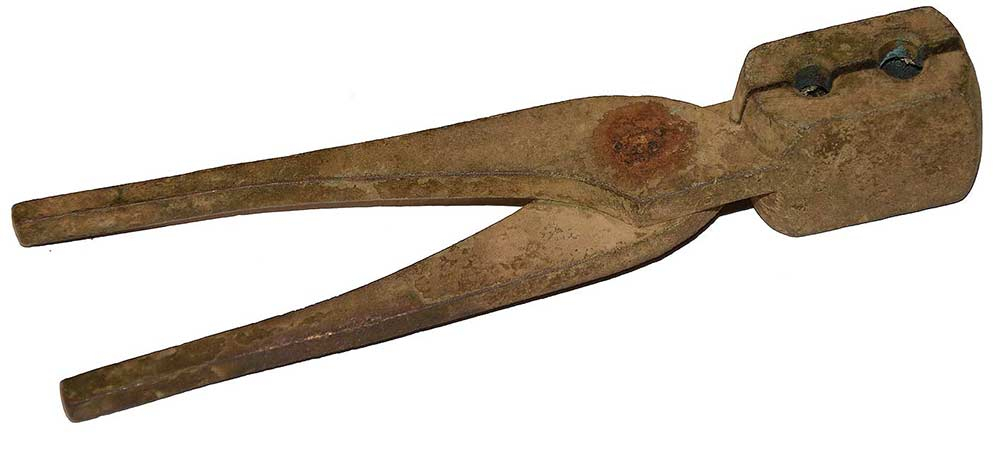 DUG BRASS PICKET BULLET MOLD — Horse Soldier