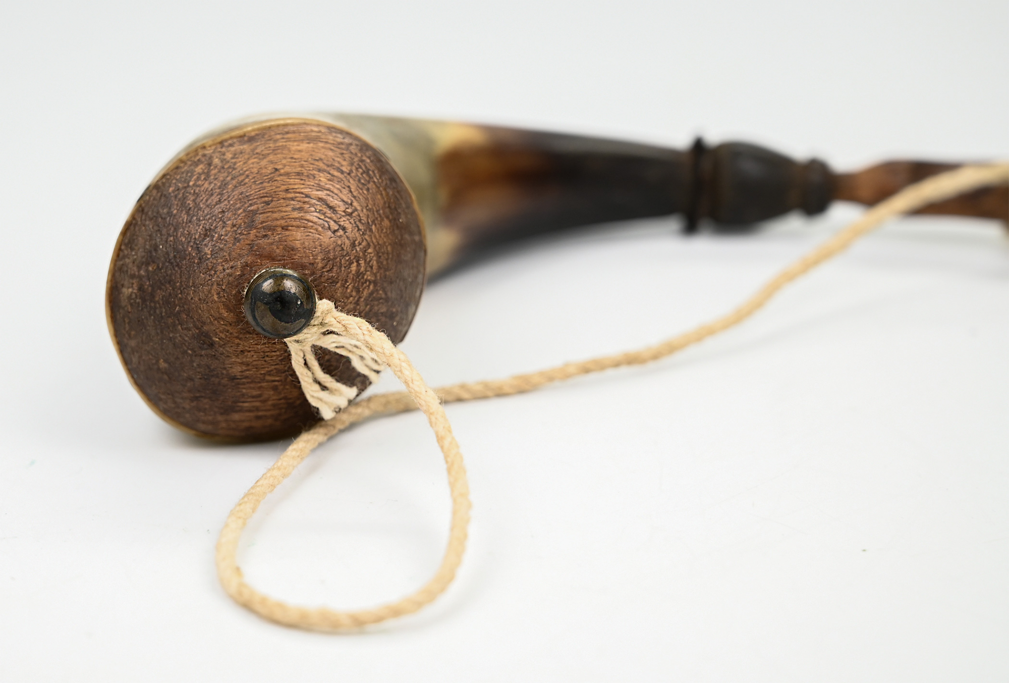 CENTRAL VIRGINIA POWDER HORN WITH NICELY TURNED SPOUT — Horse Soldier