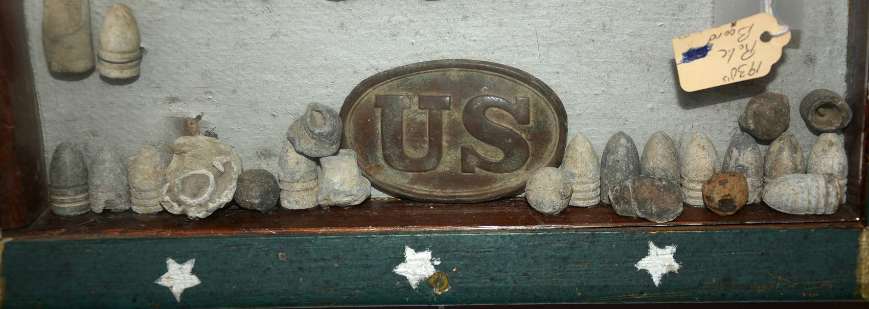 GETTYSBURG RELIC BOARD/SHADOW BOX - BILL GAVIN COLLECTION — Horse Soldier