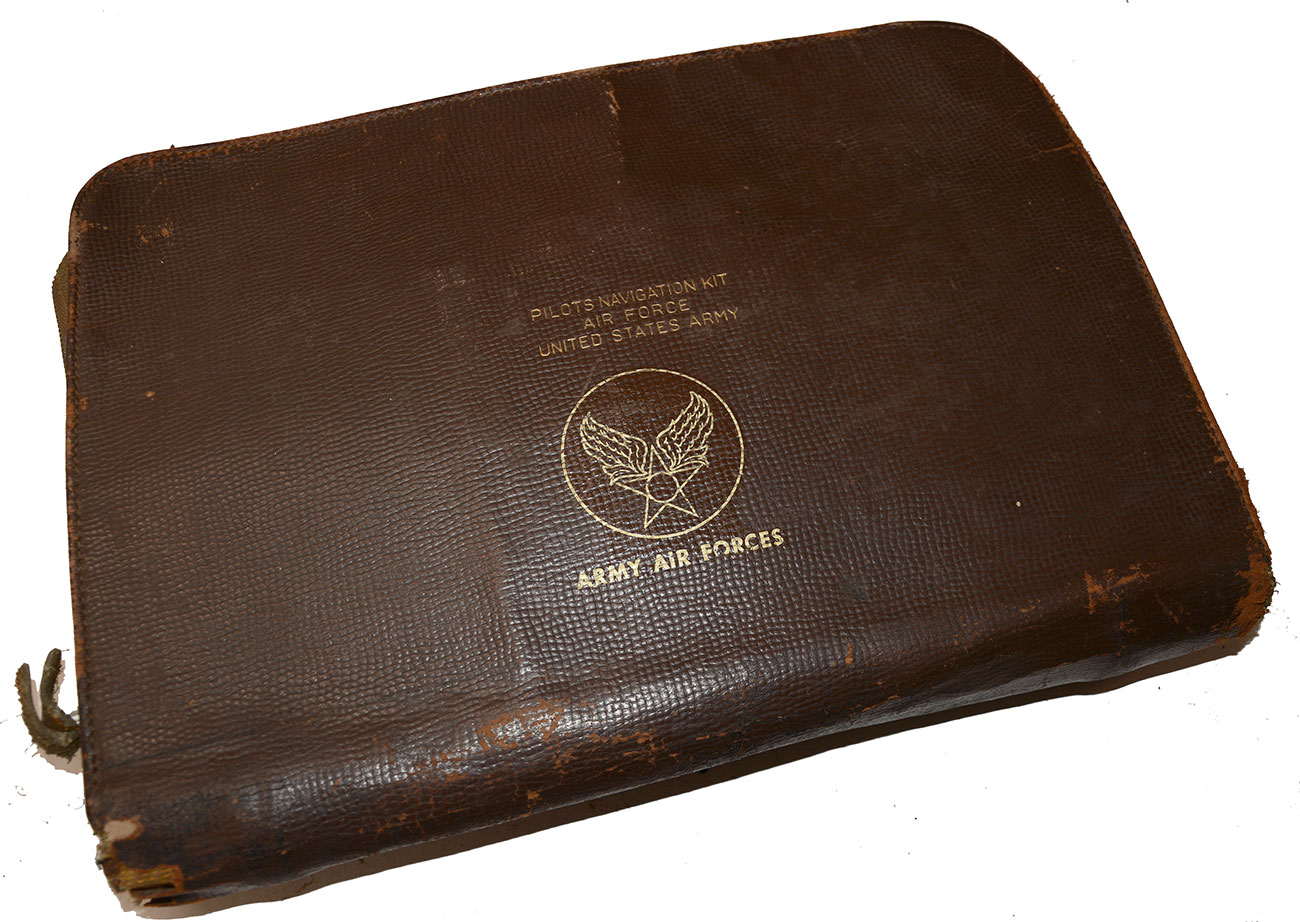 US WORLD WAR TWO PILOT’S NAVIGATION LEATHER CASE WITH B-17G MANUAL ...