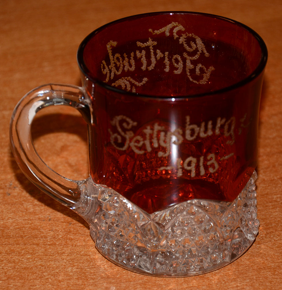 GETTYSBURG RUBY GLASS CUP 1913 — Horse Soldier
