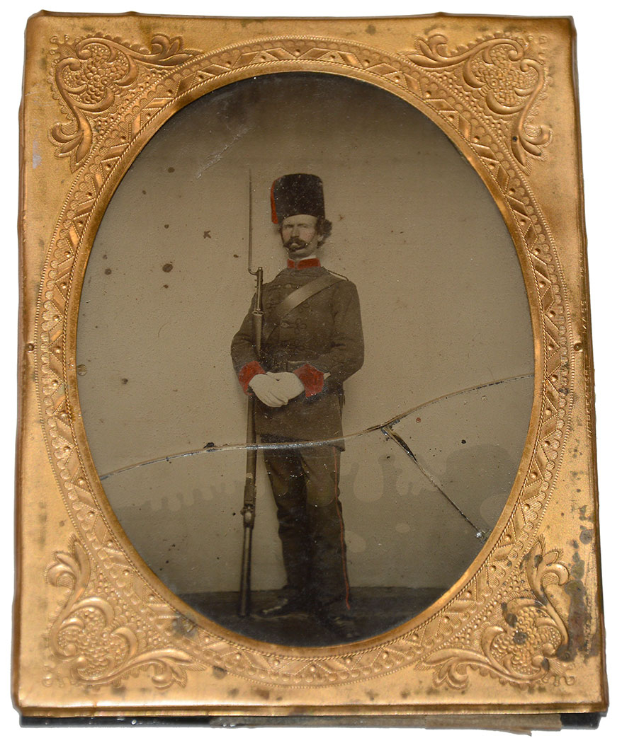 1/4 PLATE AMBROTYPE ARMED BRITISH, CANADIAN OR MILITIA SOLDIER — Horse ...