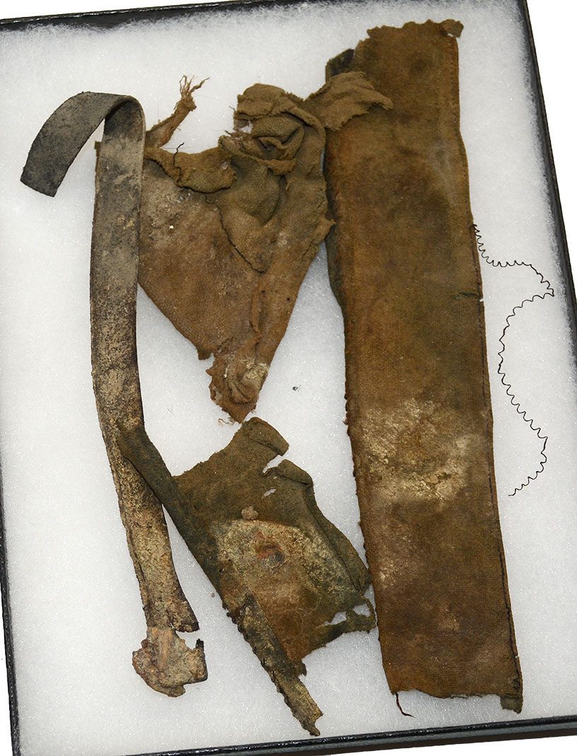 CIVIL WAR / INDIAN WAR US ARMY CAP FRAGMENTS FROM FORT PEMBINA, NORTH ...