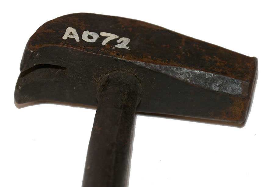 ARTILLERY GUNNER’S HAMMER WITH TOW HOOK — Horse Soldier