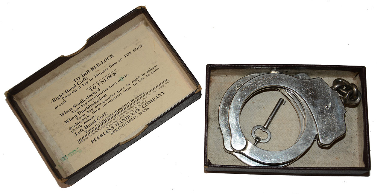 PRE-WW2 HANDCUFFS IN ORIGINAL BOX, WITH KEY — Horse Soldier