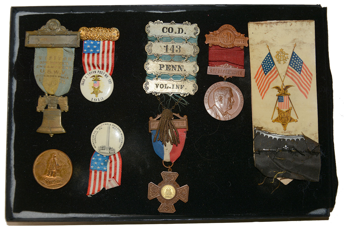 EXTRAORDINARY 143RD PENNSYLVANIA GAR GROUPING — Horse Soldier
