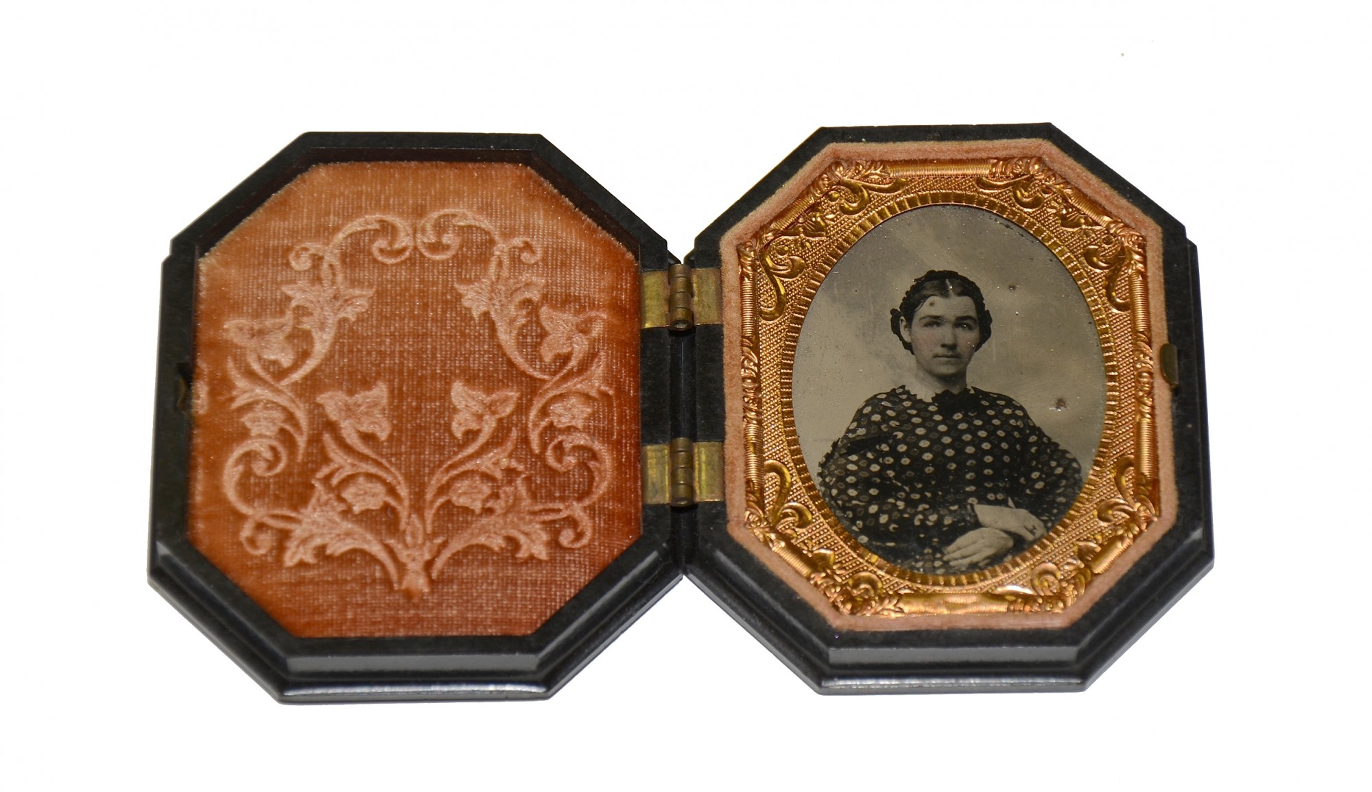 1/9 PLATE TINTYPE OF A YOUNG WOMAN — Horse Soldier