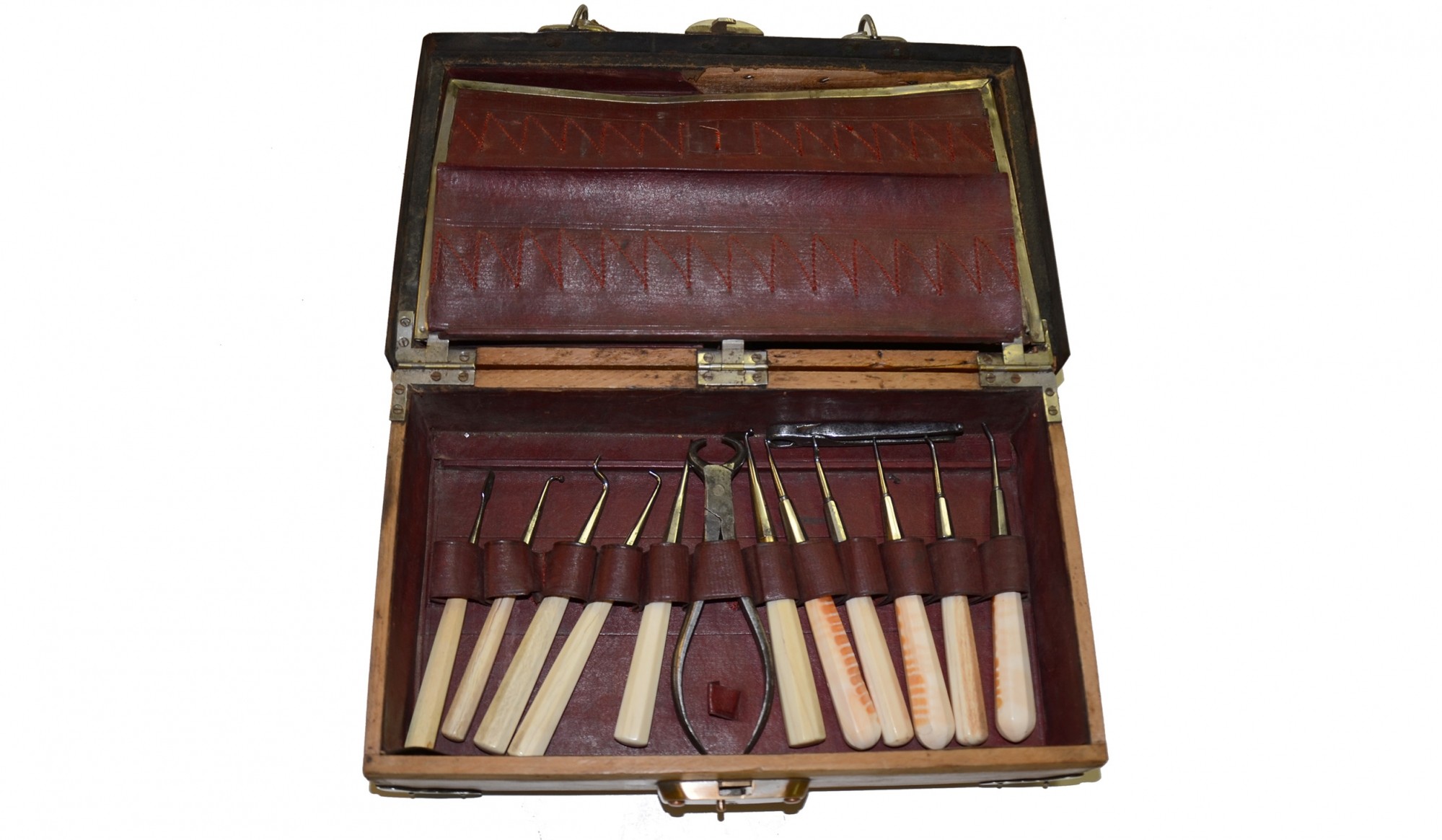 MID- TO LATE-19TH CENTURY MEDICAL SURGICAL CASE WITH 13 INSTRUMENTS ...