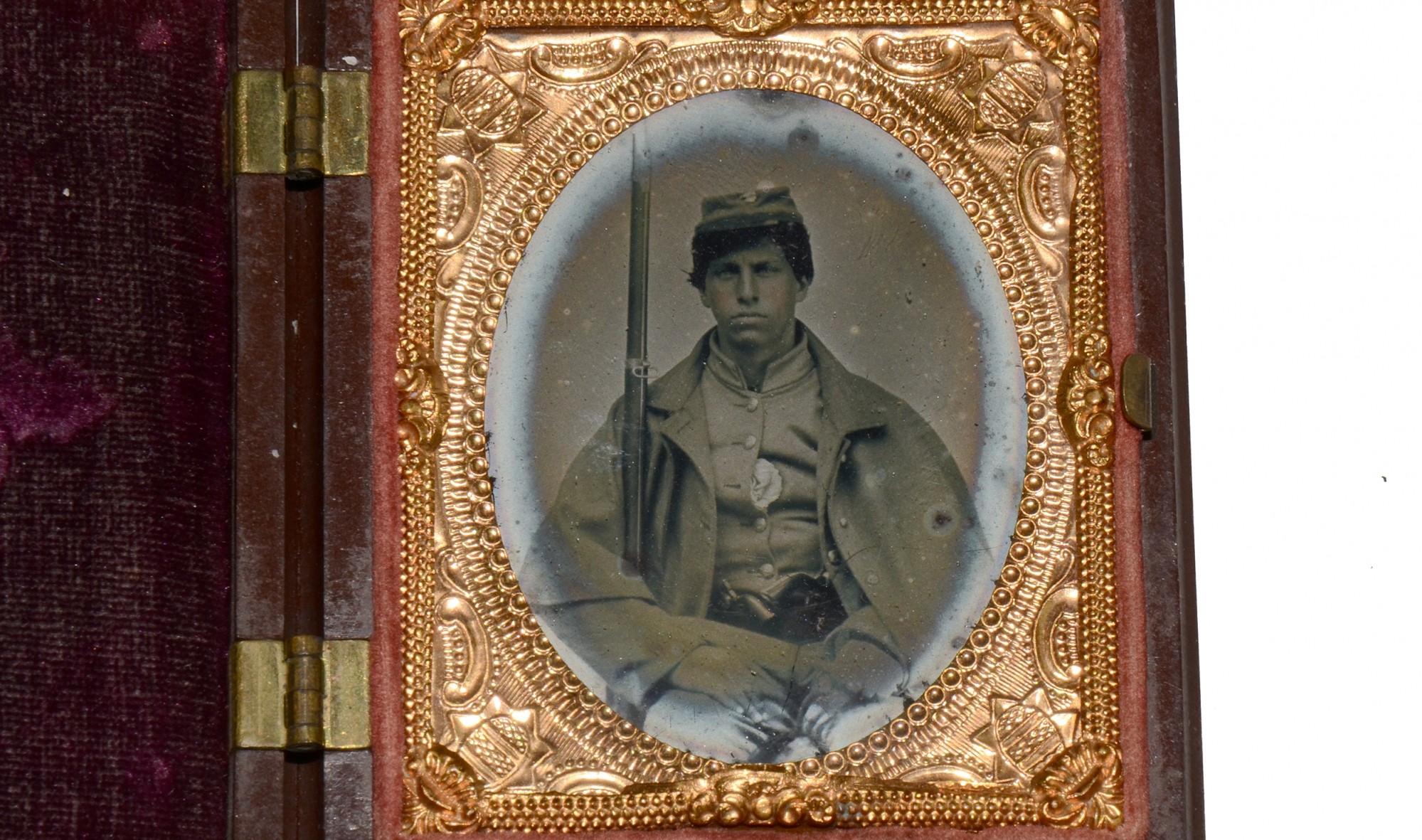 1/9 PLATE RUBY AMBROTYPE – PAIR OF COLT REVOLVERS UNDER HIS BELT ...