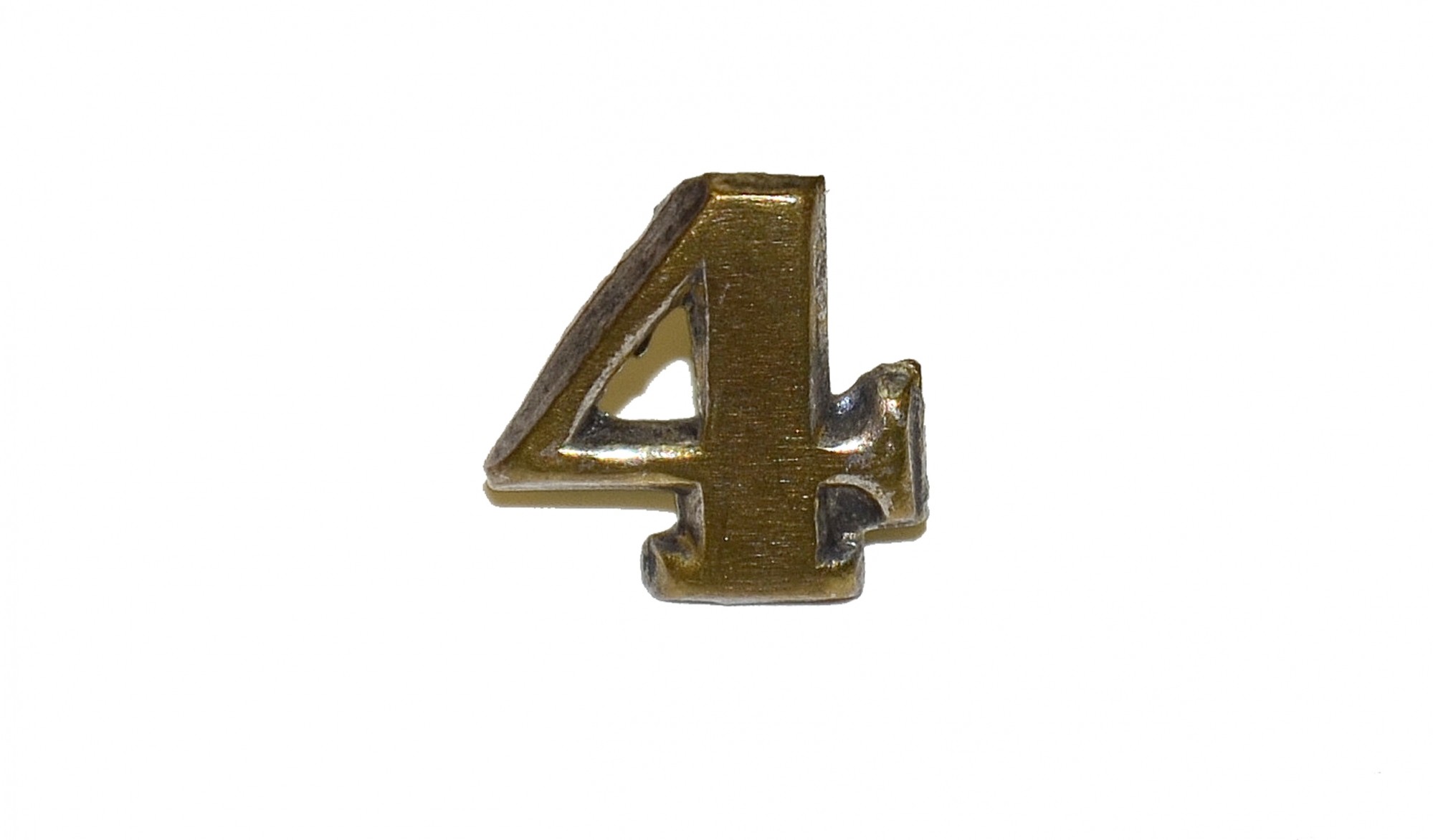 FINE, BRASS NUMERAL “4” HAT INSIGNIA — Horse Soldier